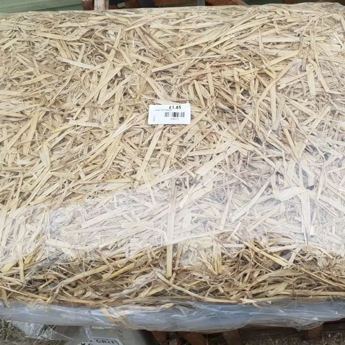 Straw Pre-Packed - Groves Nurseries & Garden Centre